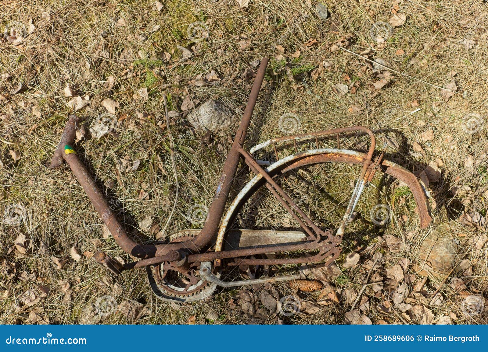Old Demolished Bicycle Abandoned. Stock Photo - Image of abandon, cycle ...