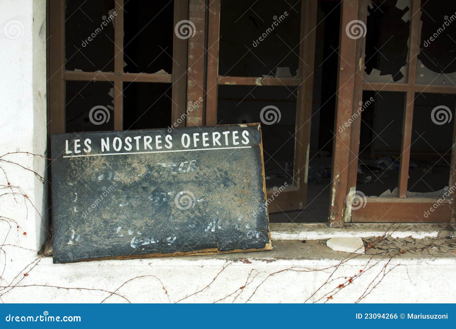 Old Desserts Offer of a Closed Restaurant Stock Photo - Image of notice ...