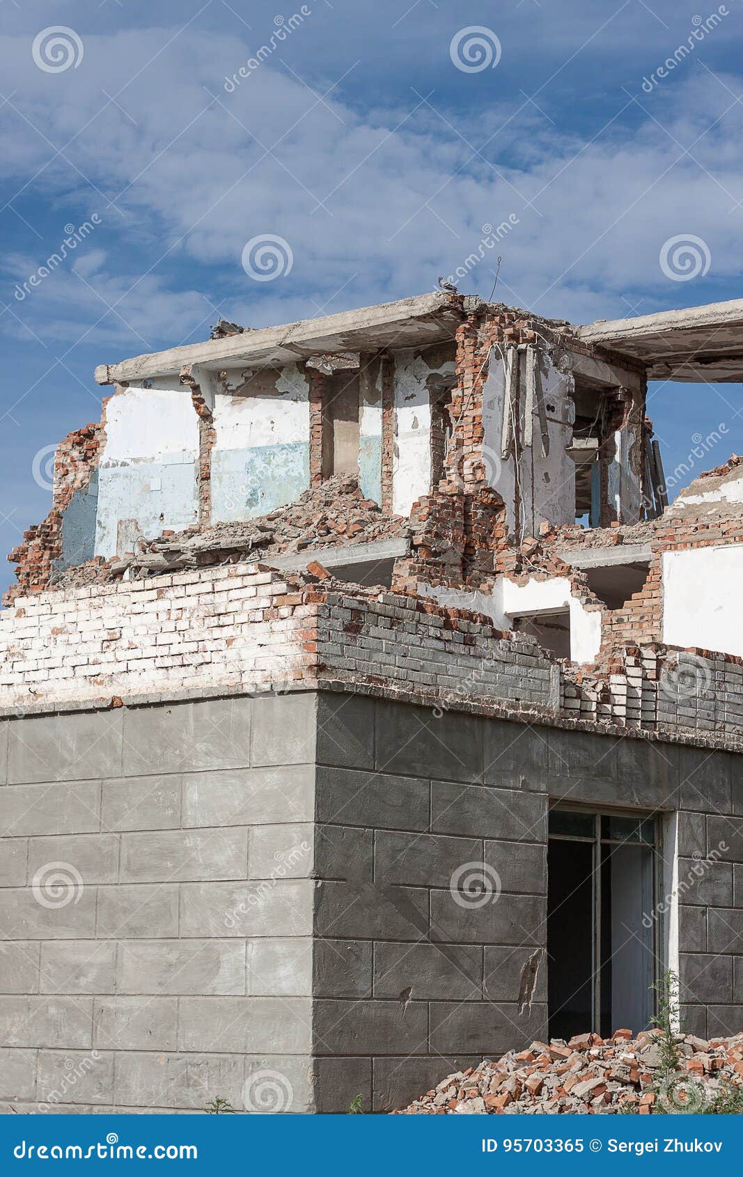 The Old Destroyed Brick Multi-storey Building Stock Image - Image of ...