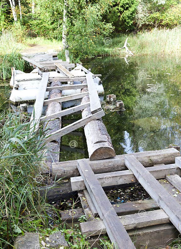 The Old Destroyed Bridge in Park Stock Image - Image of outdoor, green ...