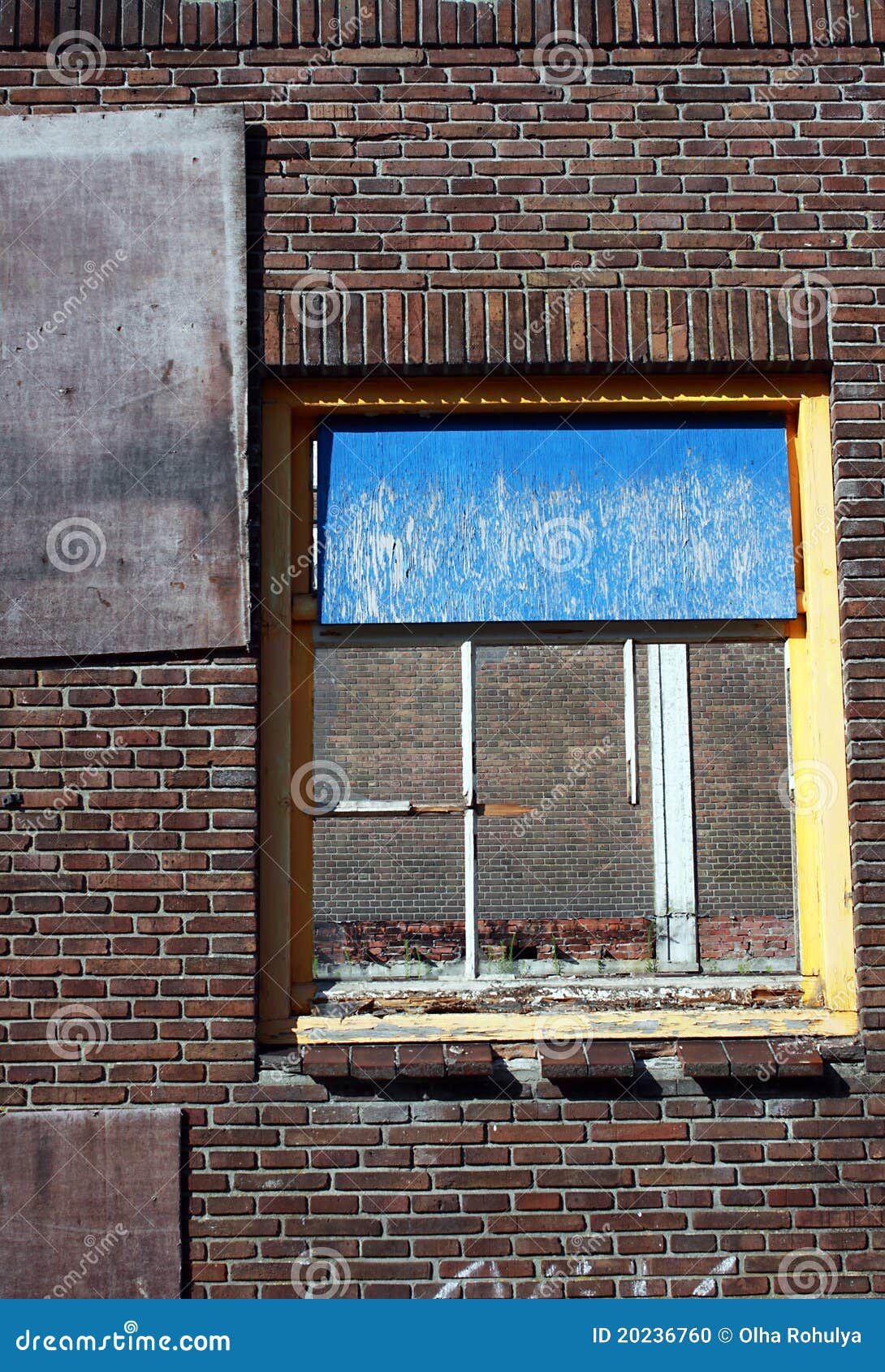Old destroyed window stock photo. Image of urban, destroy - 20236760