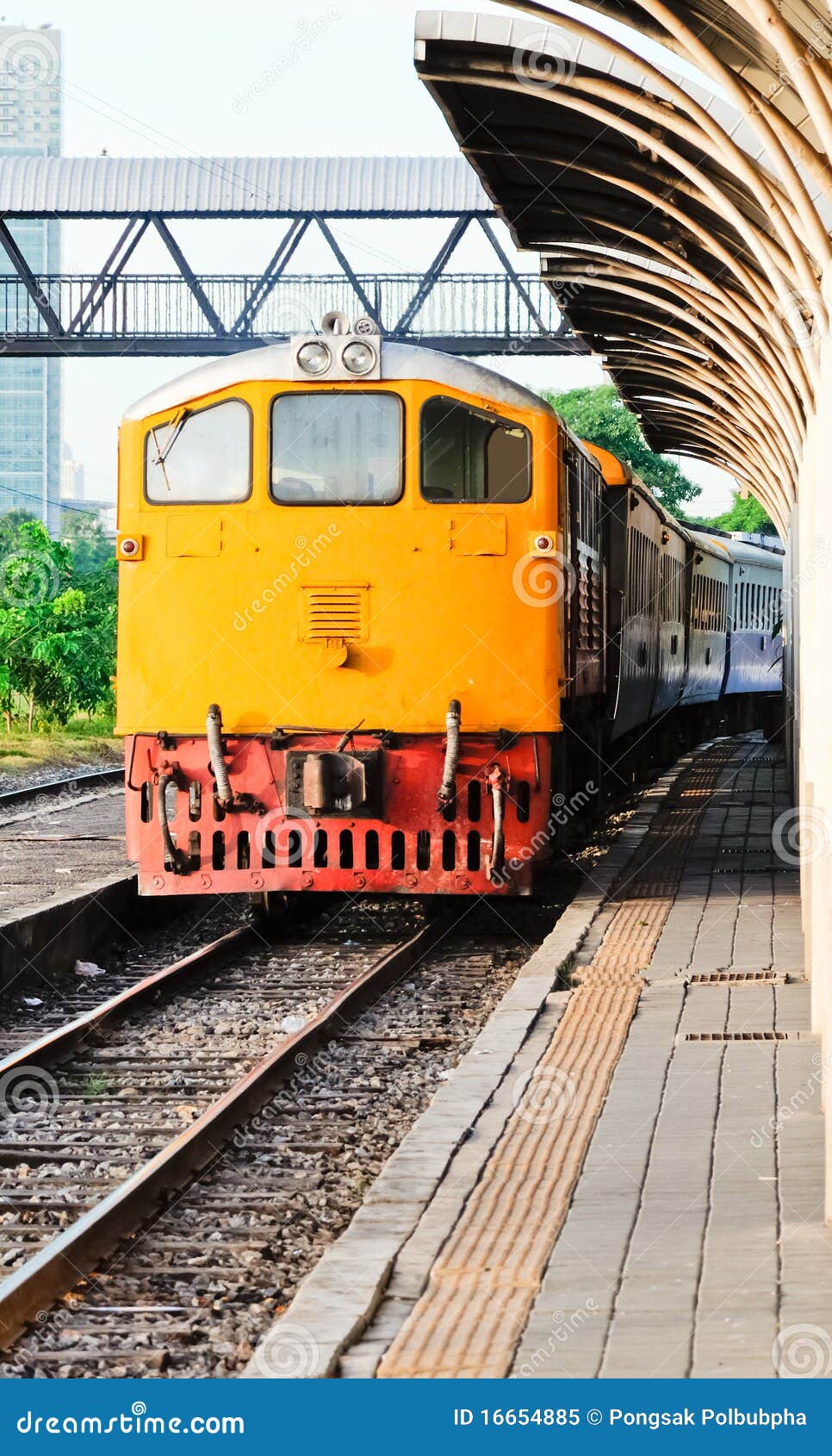 Old Diesel Electric Locomotive Stock Image - Image of passage, fast ...