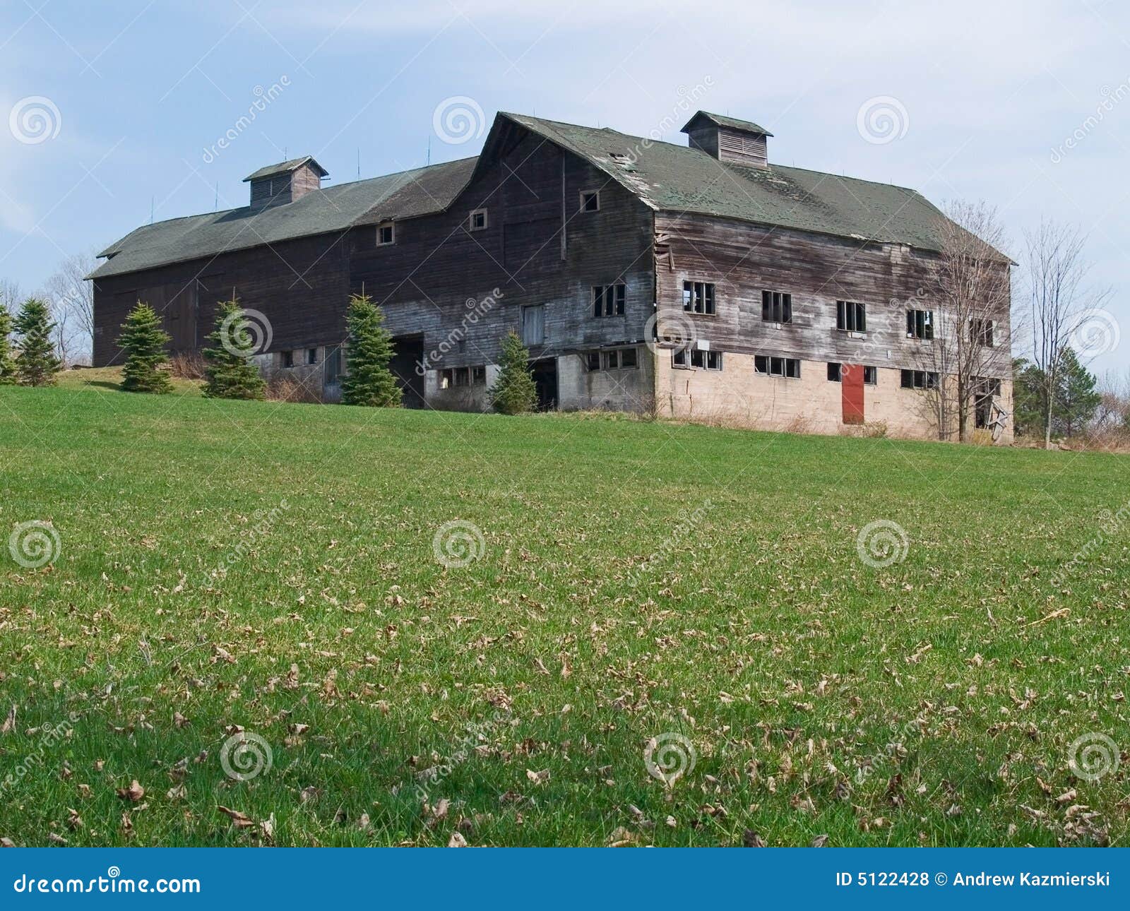 Old dilapidated barn stock photo. Image of unmaintained - 5122428