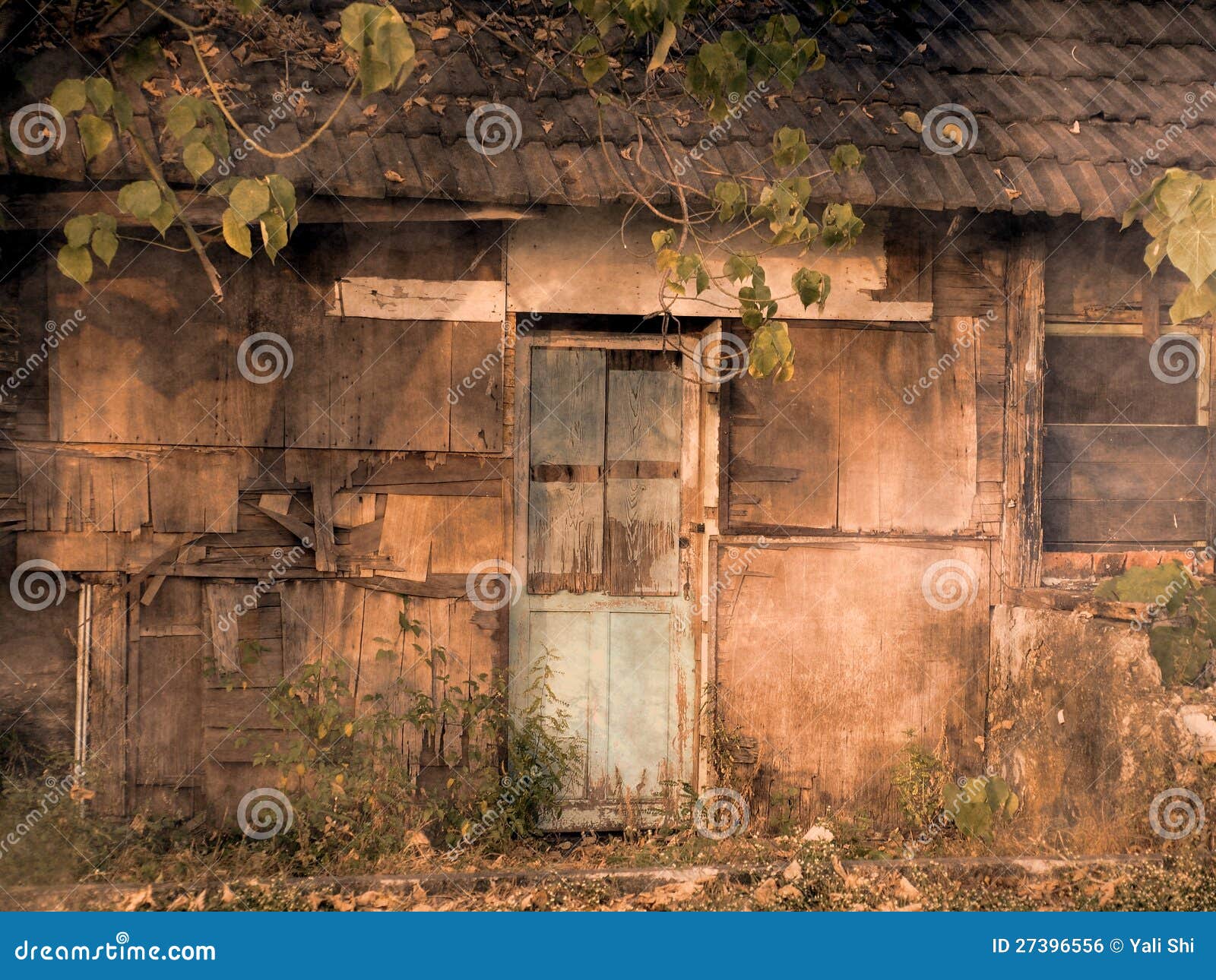Old Dilapidated Shack stock photo. Image of ramshackle - 27396556