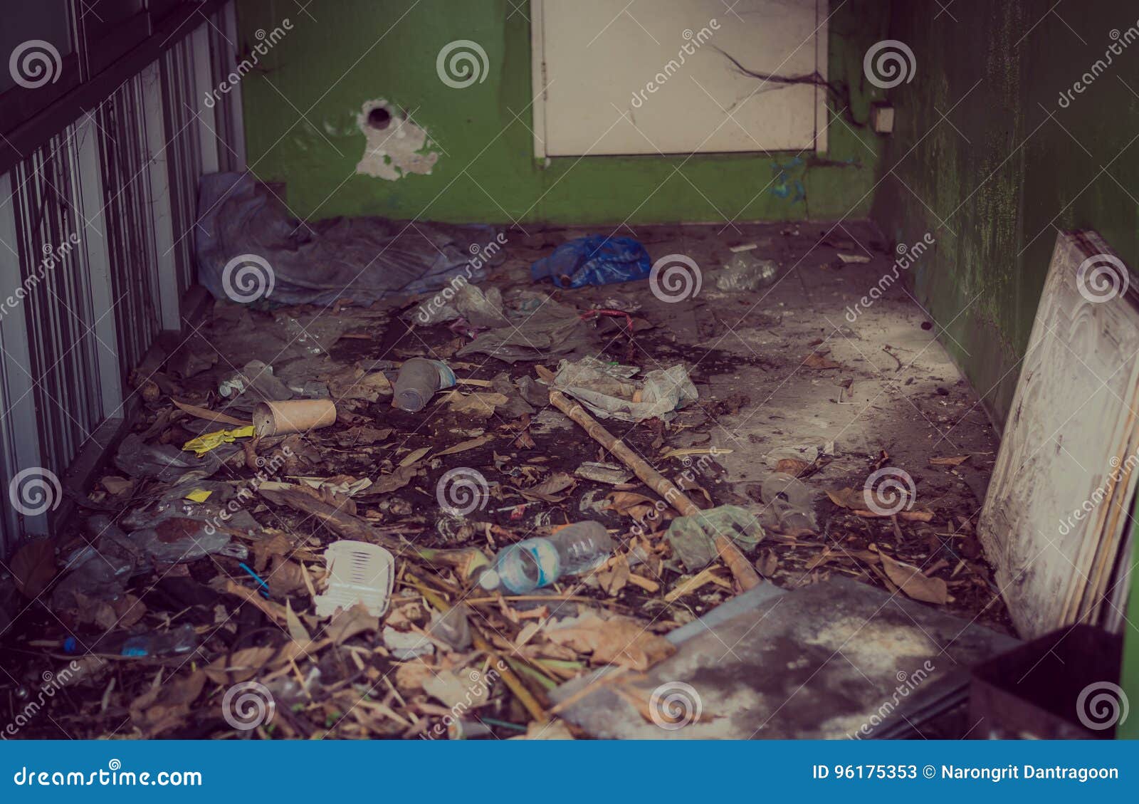 Old Dirty Room with Garbage Stock Image - Image of interior, dark: 96175353