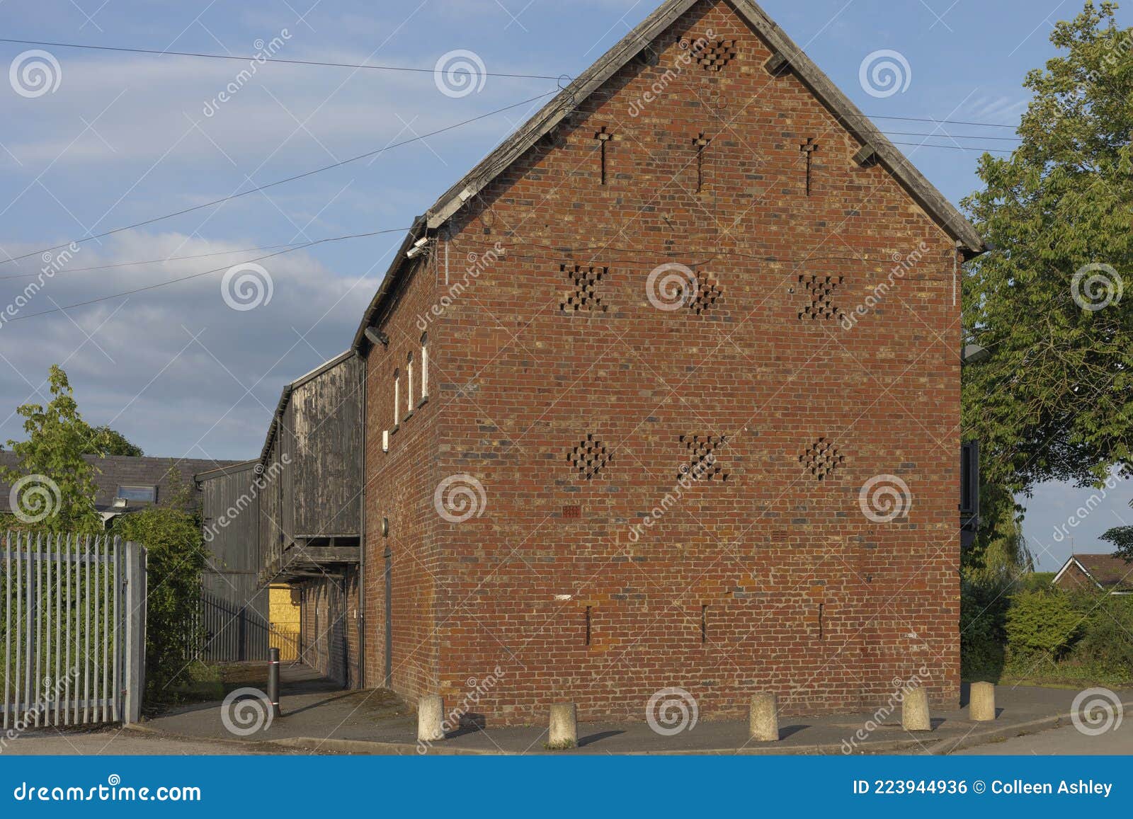 Old Disused Barn Made of Red Bricks Stock Photo - Image of outdoor ...