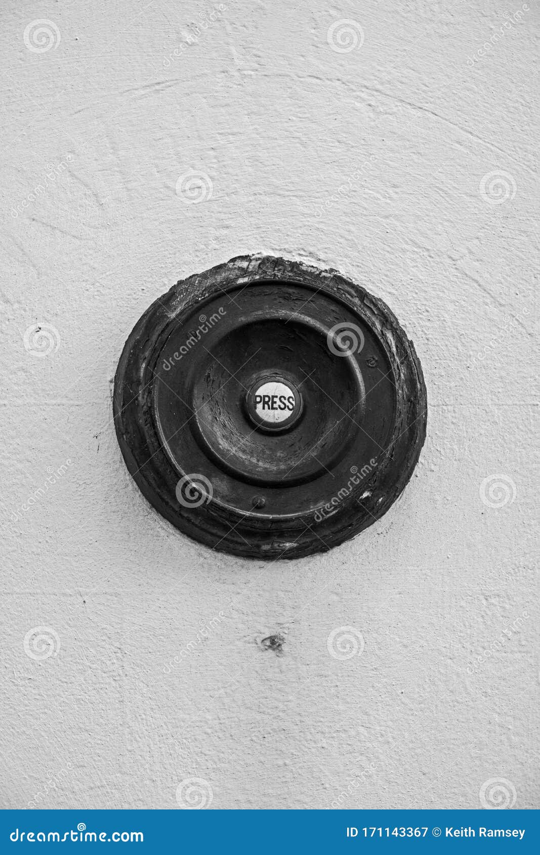 An Old Doorbell Button stock image. Image of bell, white - 171143367