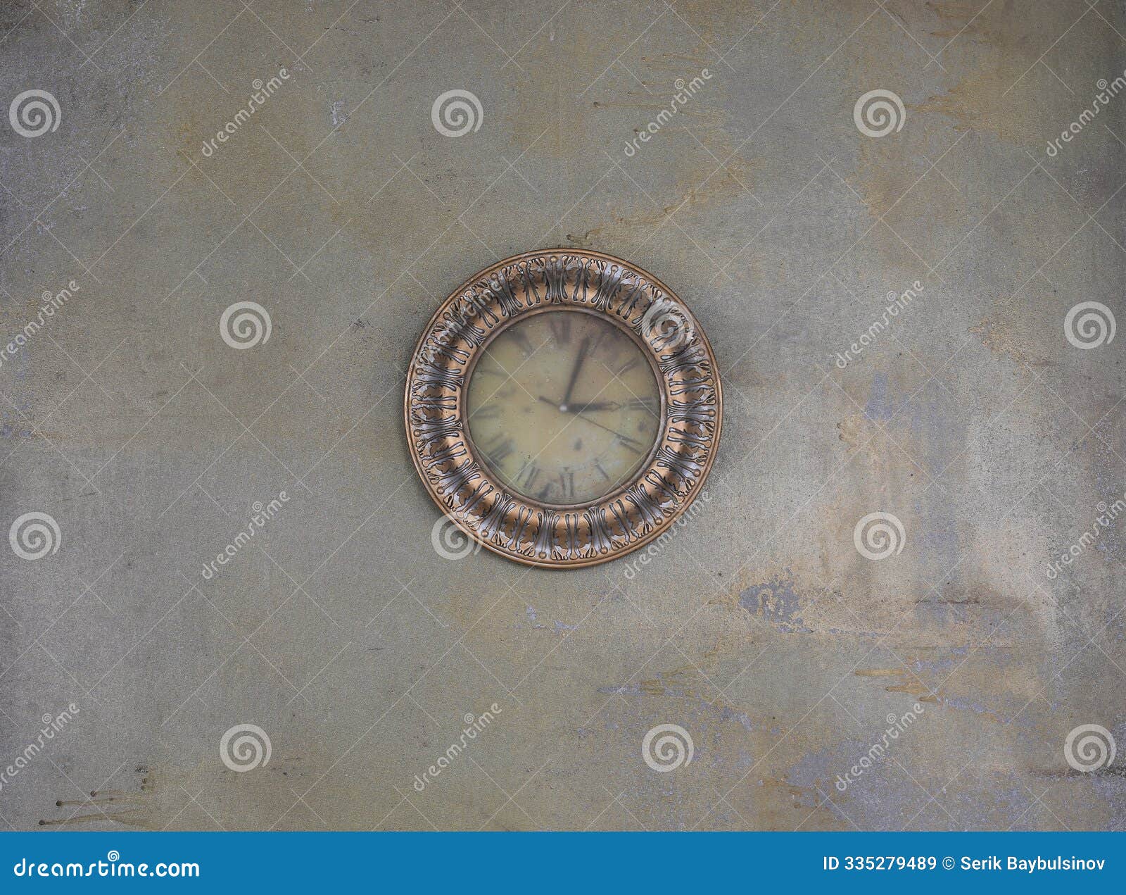 OLD DUSTY CLOCK on Concrete Wall Stock Image - Image of dirty, retro ...