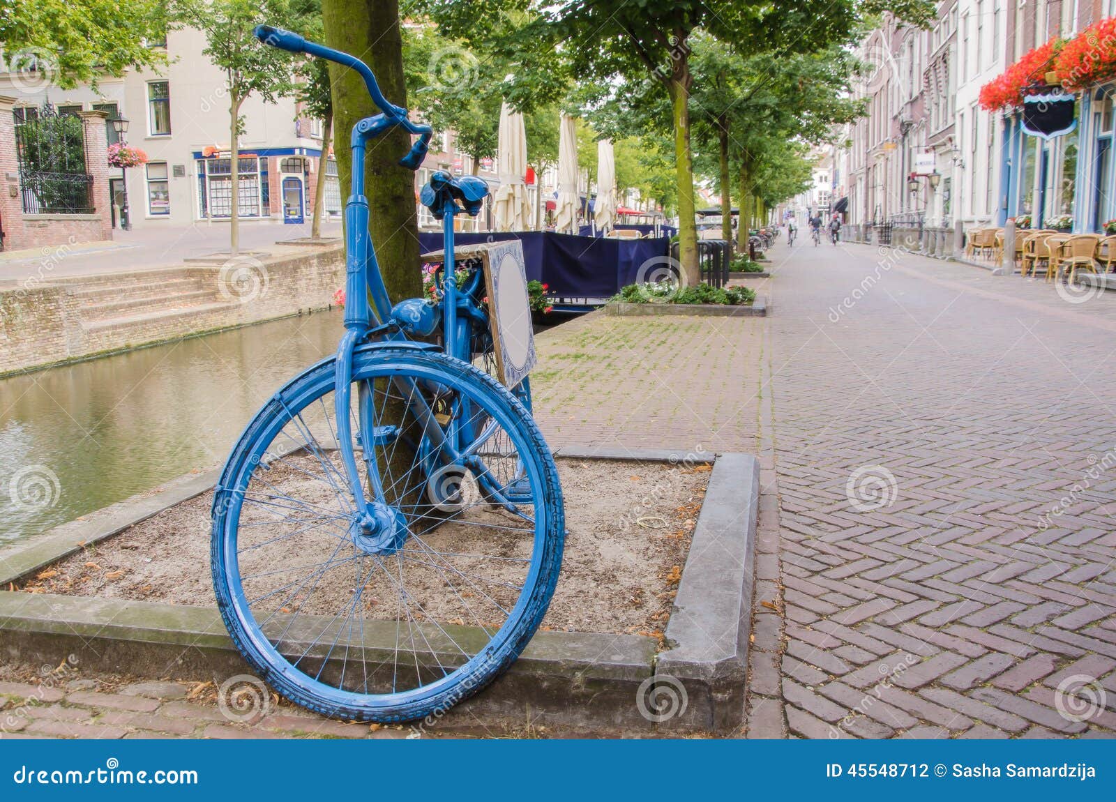 Old Dutch blue bicycle stock photo. Image of pedal, cycle - 45548712
