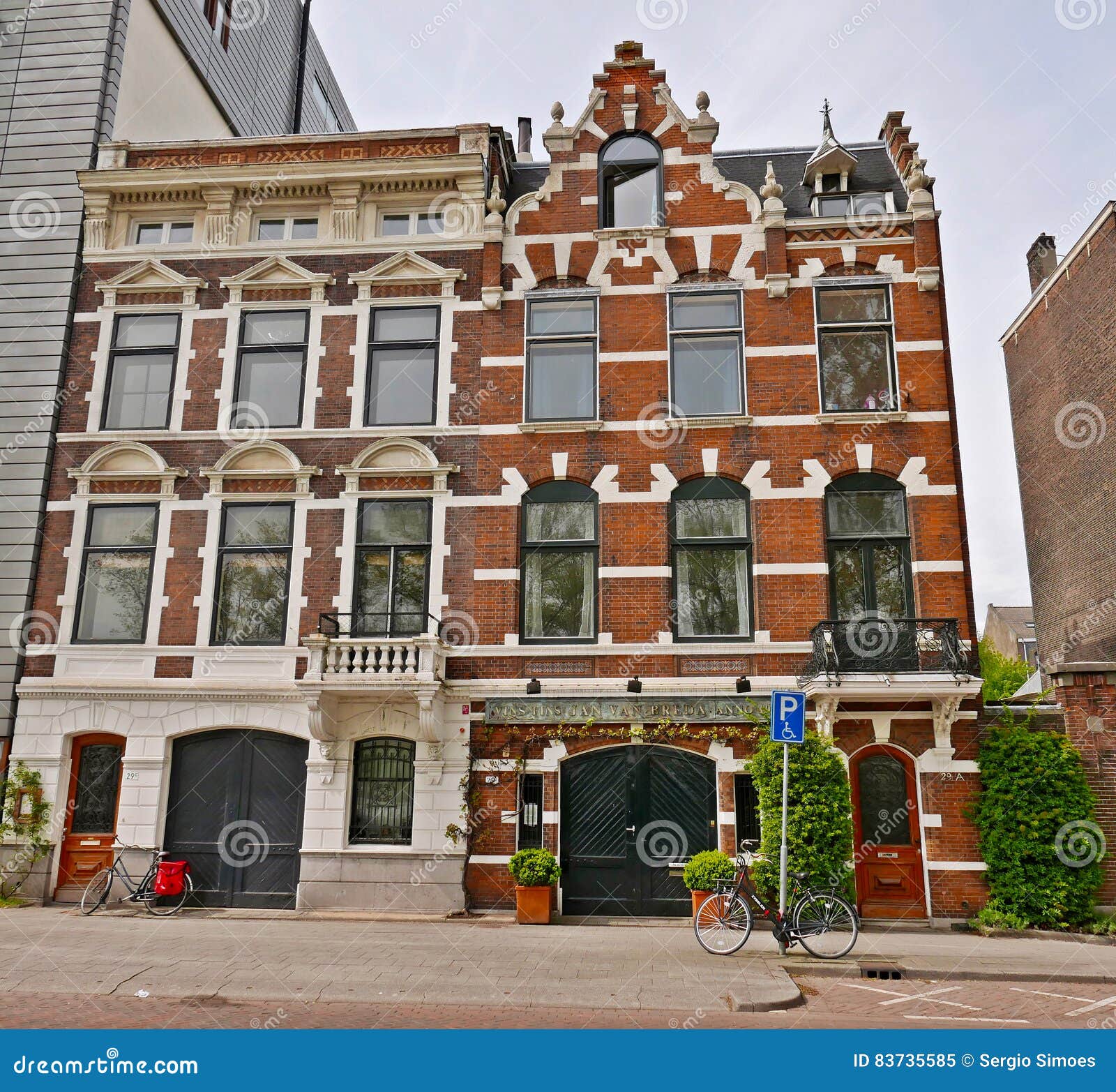Old Dutch Warehouse in Rotterdam Editorial Image - Image of heritage ...