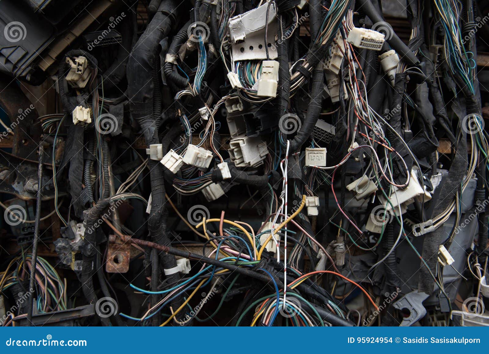 Cables Junkyard Stock Images - Download 100 Royalty Free Photos
