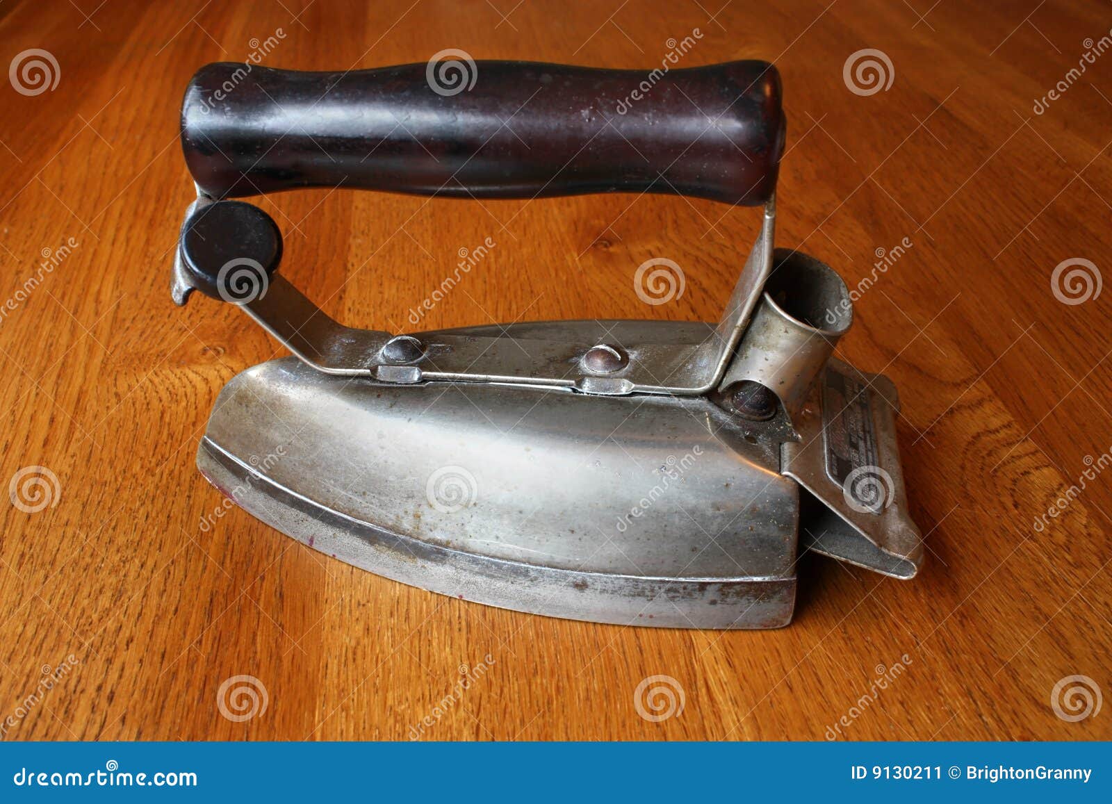 Old Electric Iron Picture. Image: 9130211