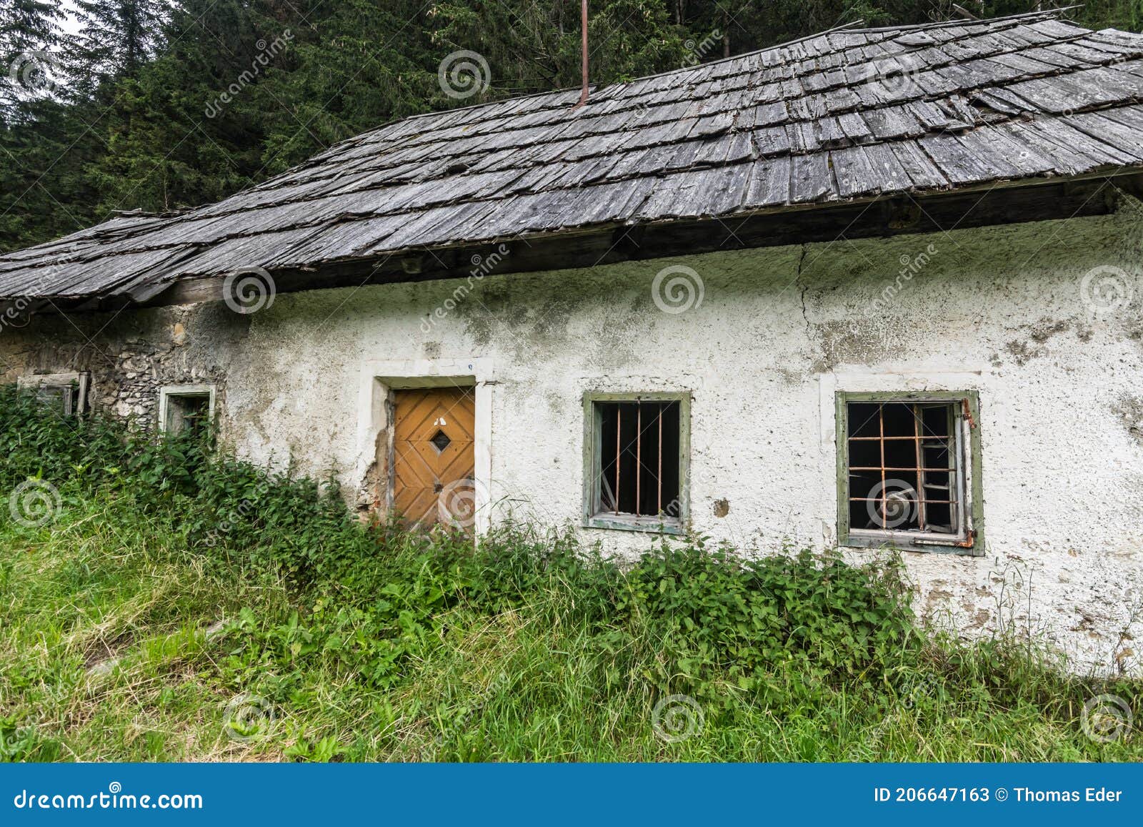 Old Empty House on a Street Stock Image - Image of uninhabited, urban ...