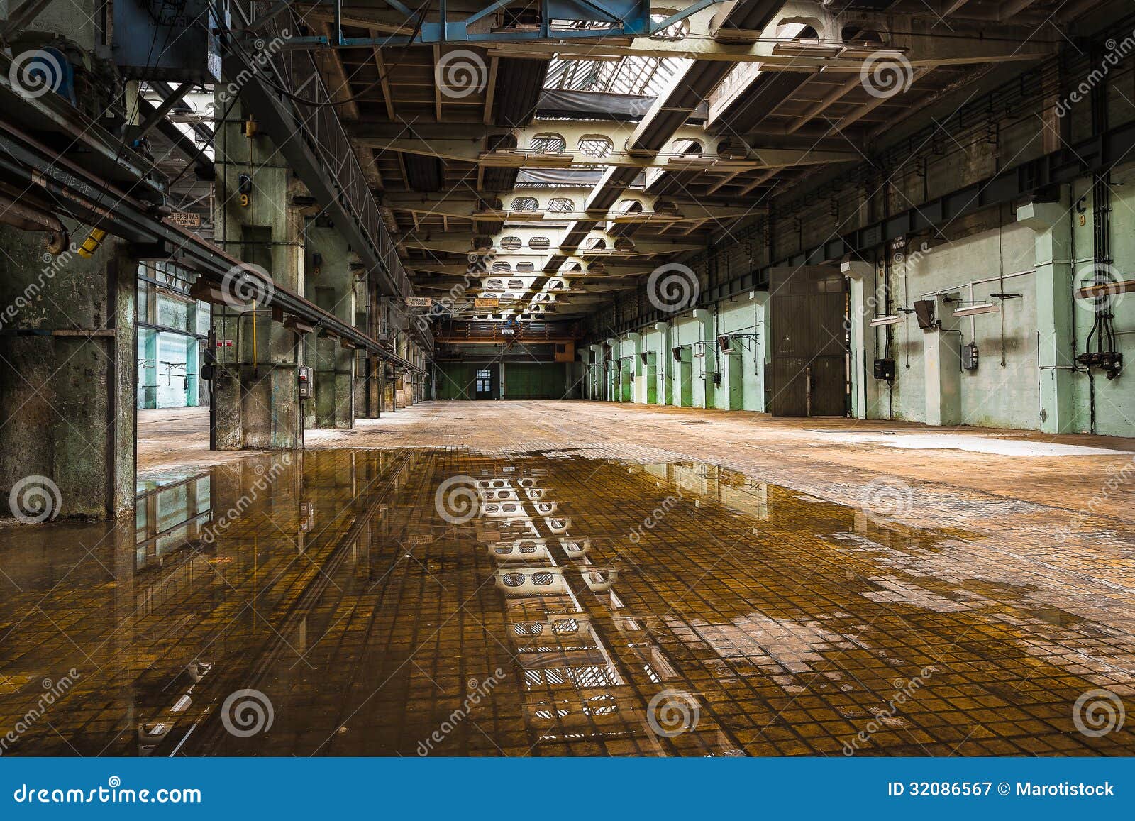 Old empty repair workshop stock image. Image of metal - 32086567