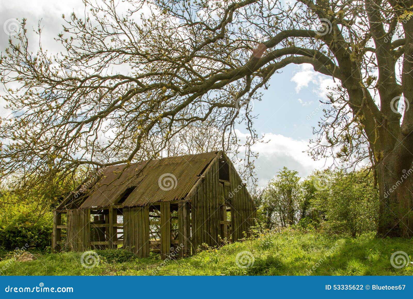 Old English Barn stock photo. Image of door, historical - 53335622