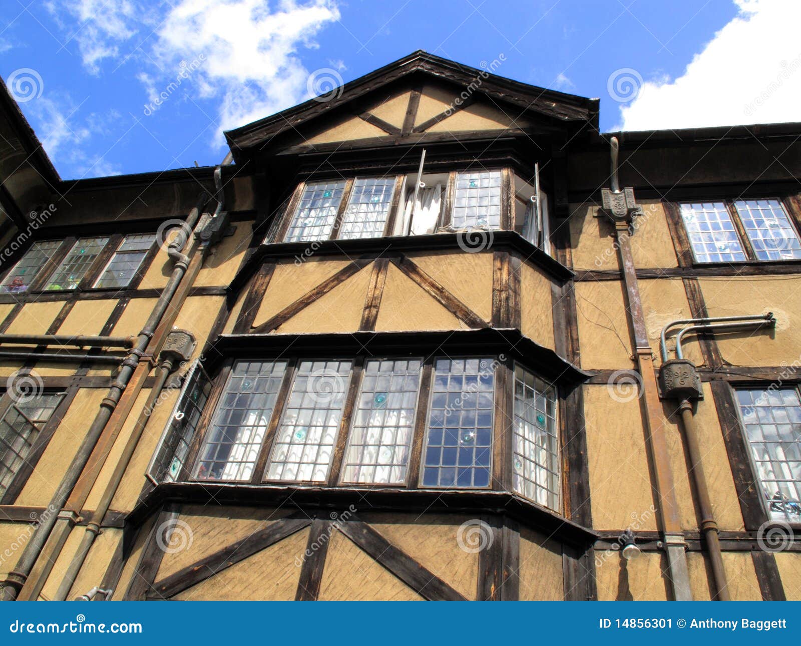 Old English Medieval House stock image. Image of exterior - 14856301