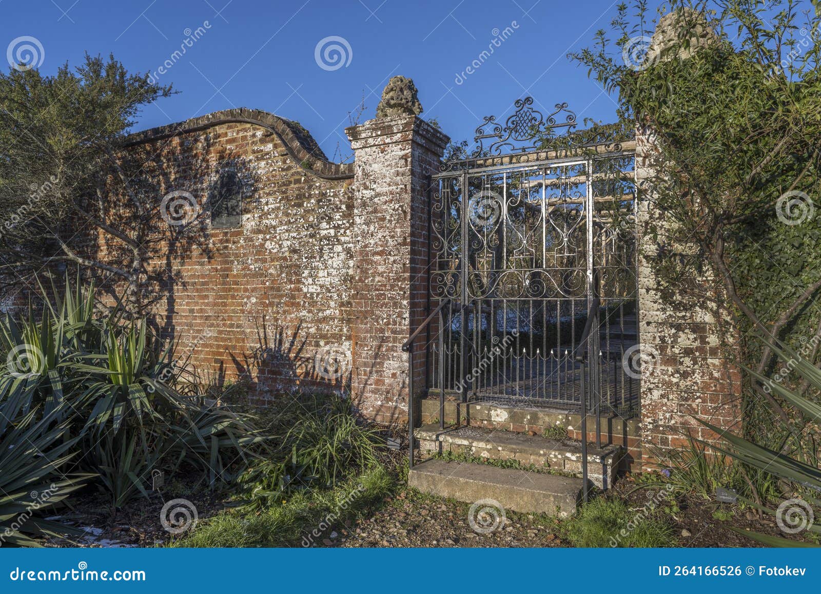Old English Walled Garden Gate Stock Photo - Image of garden, forbidden ...