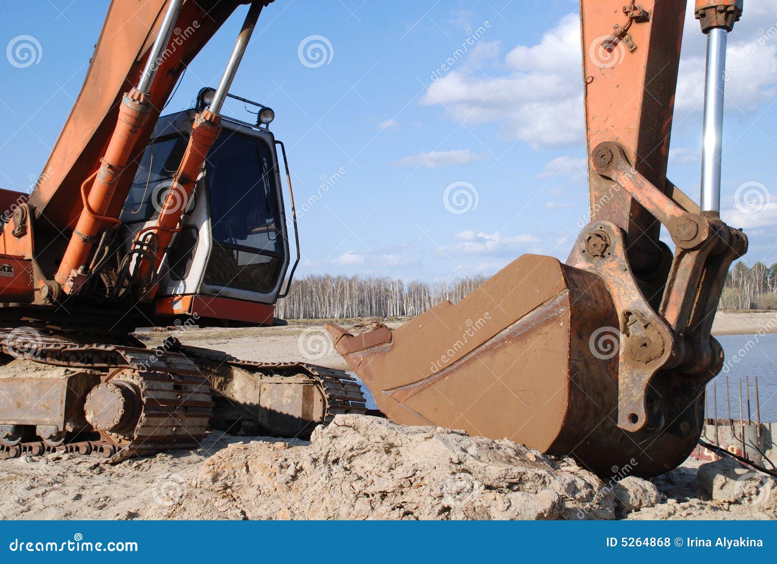 Old excavator stock photo. Image of machine, cabine, sand - 5264868