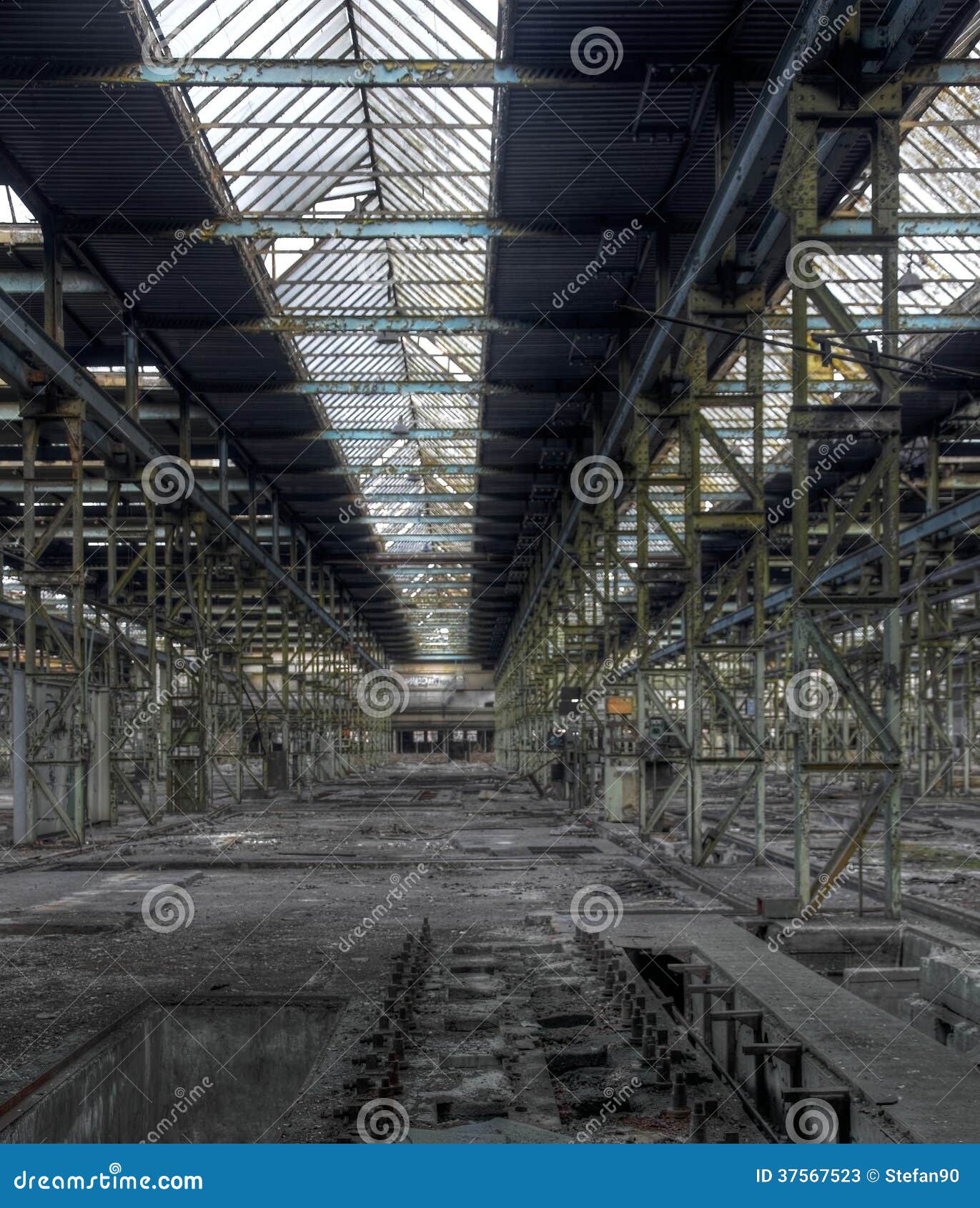 Old factory building stock image. Image of abandon, broken - 37567523