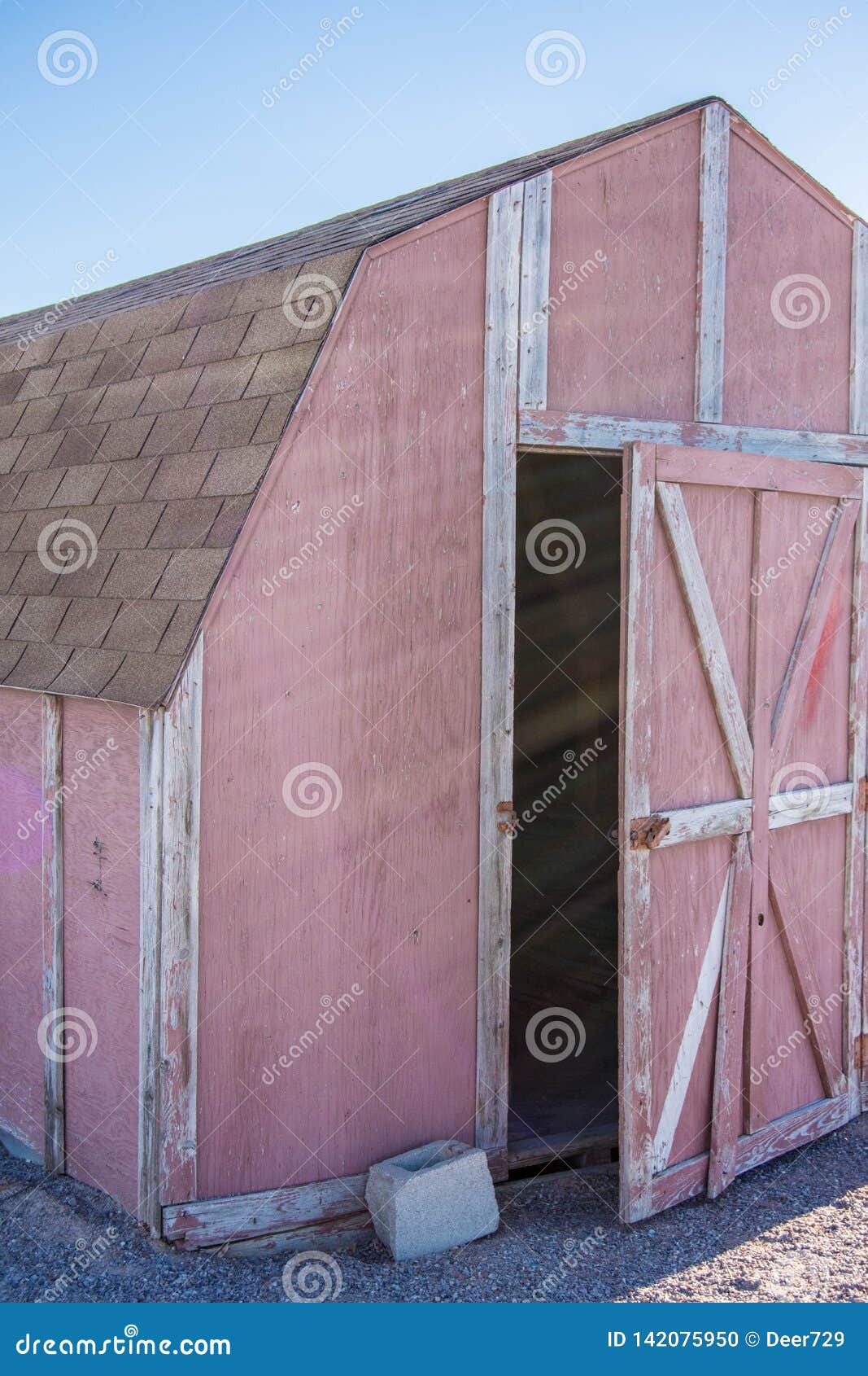 Old Faded Red Barn with Peeling Paint Stock Photo - Image of fade ...