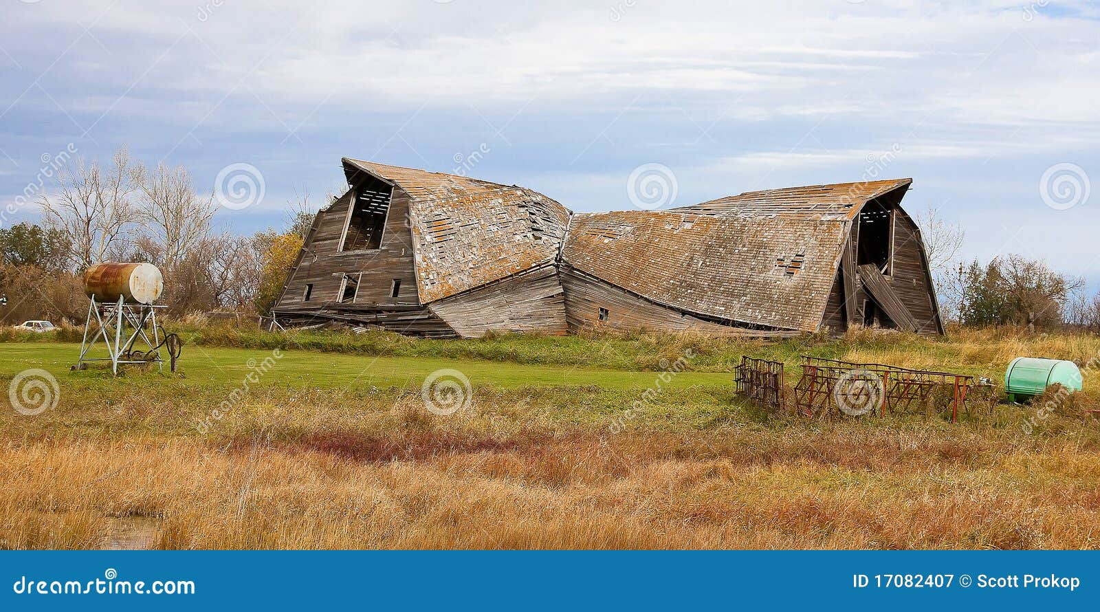 Old Fallen Down Barn stock image. Image of countryside - 17082407