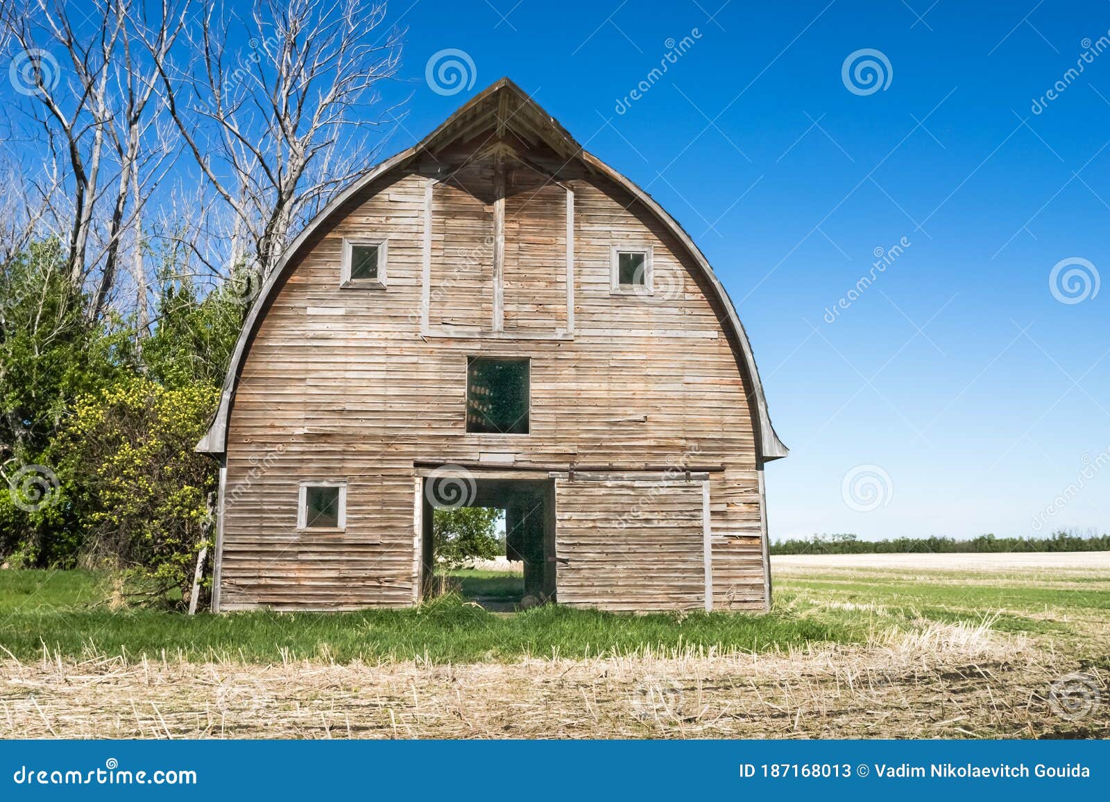 An old farm barn stock image. Image of field, nature - 187168013