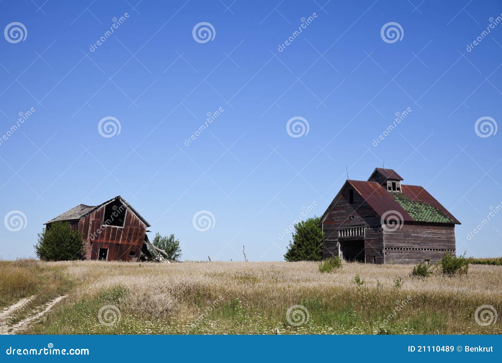 Old farm buildings stock image. Image of colorful, iowa - 21110489