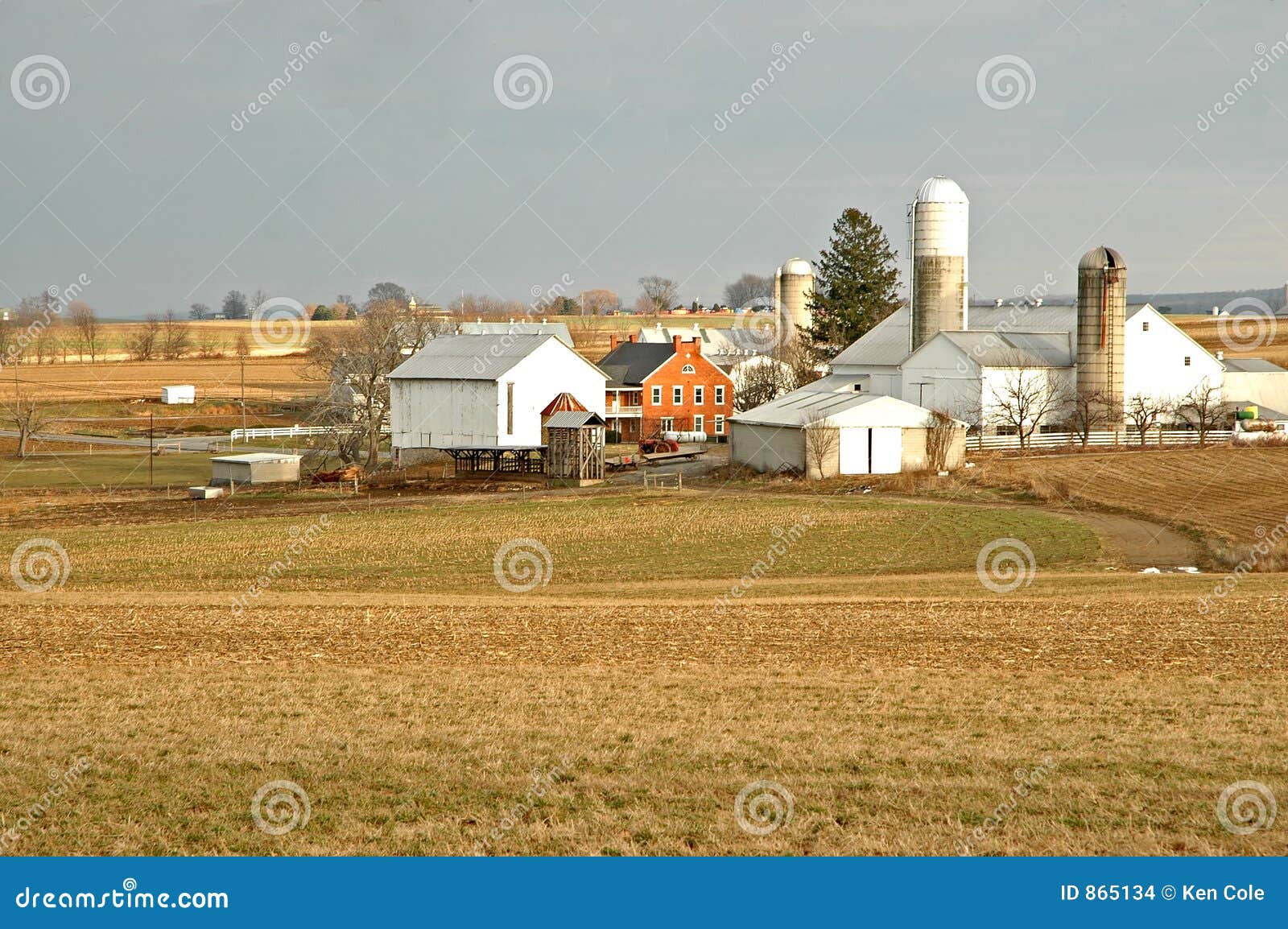 Old Farm Homestead in Late Fal Stock Photo - Image of brown, grass: 865134