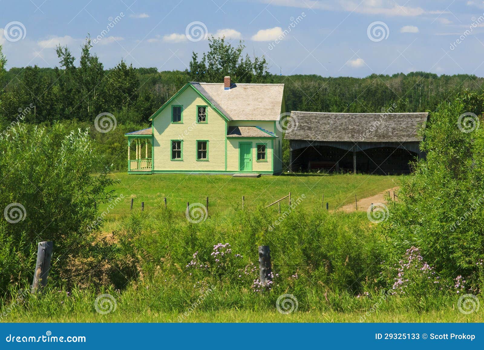 Old Farm House stock image. Image of green, farm, building - 29325133