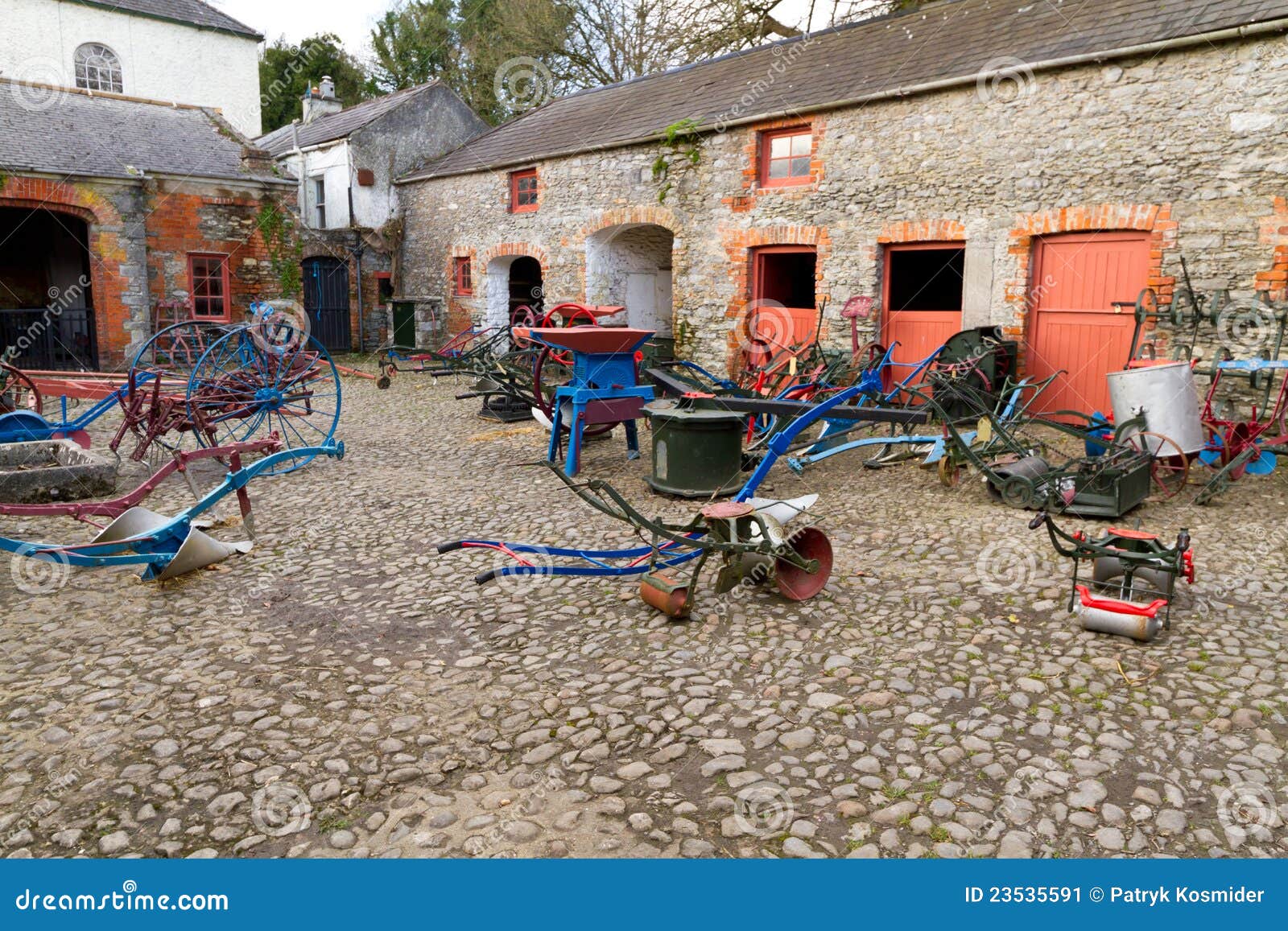 Old Farm Yard in Bunratty Folk Park Stock Image - Image of europe, door ...
