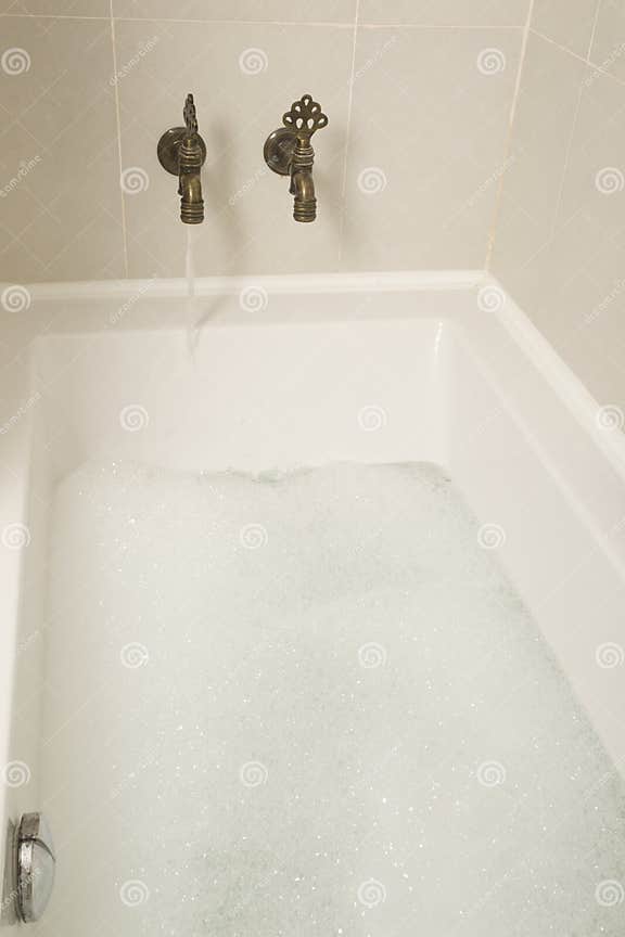 An old fashioned bathroom stock image. Image of nostalgia - 31348753