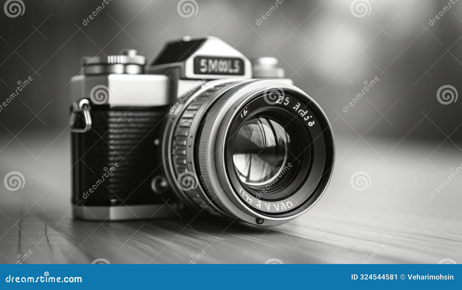 Old Fashioned Camera Lens Captures Nostalgic Black And White ...