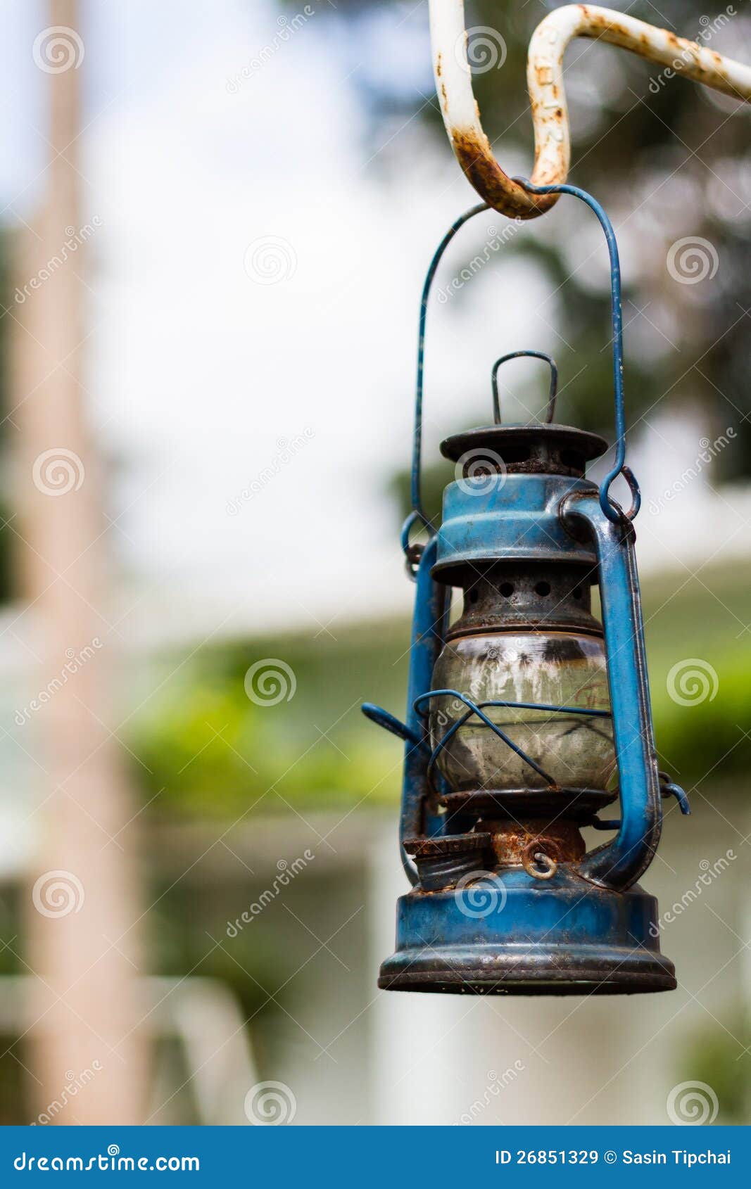 Old-fashioned lantern stock image. Image of fashioned - 26851329