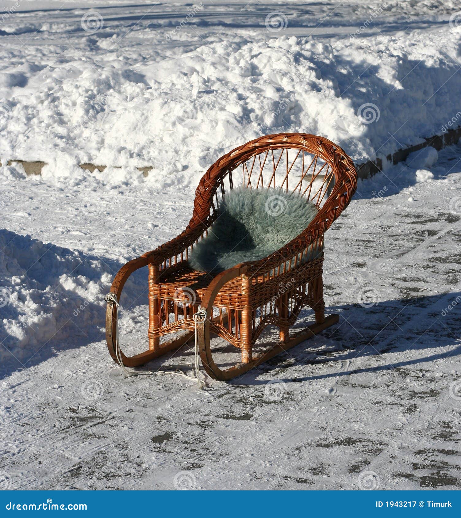 Old-fashioned sled stock image. Image of assistance, sleigh - 1943217