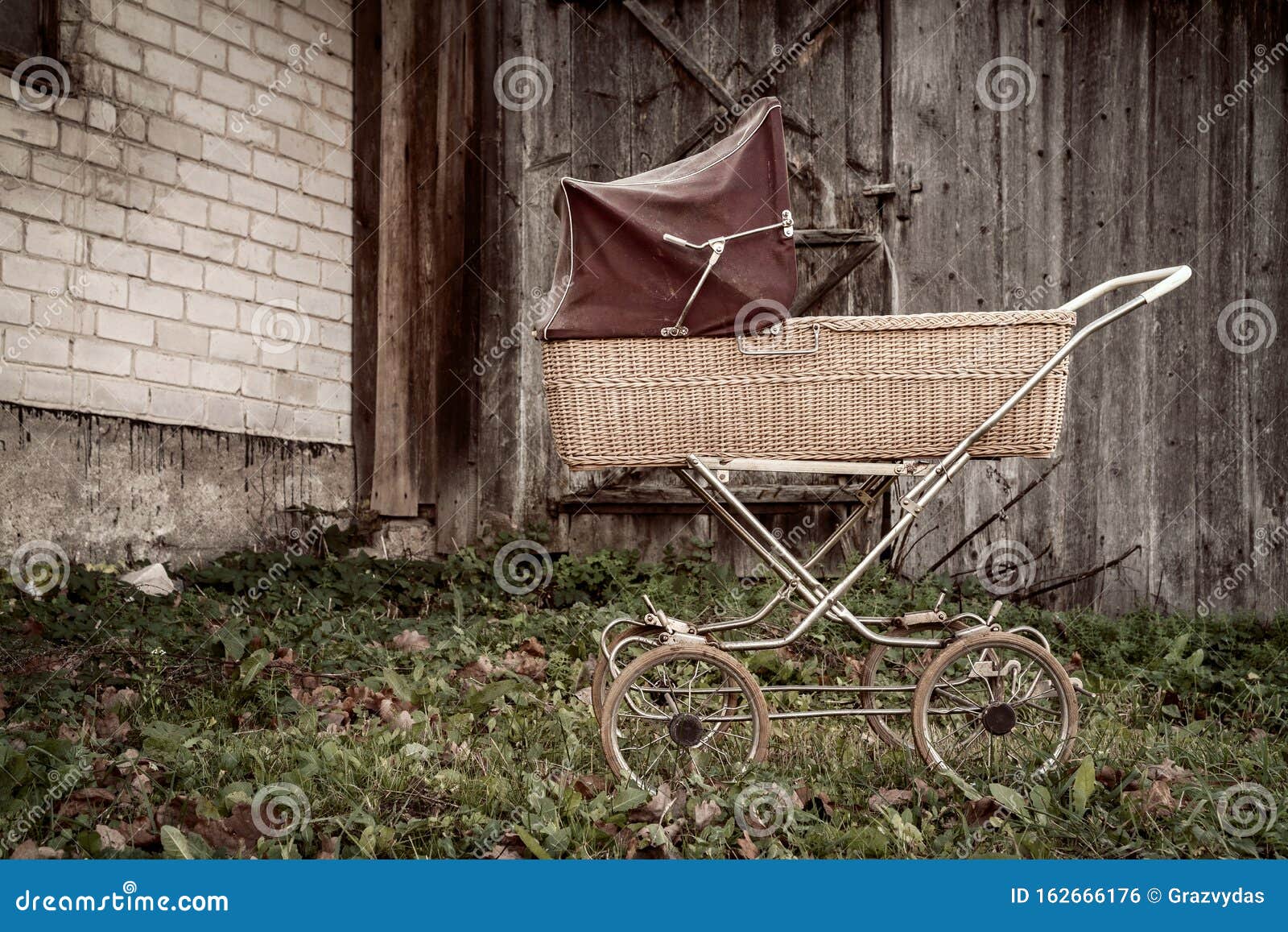 Old Fashioned Stroller Royalty-Free Stock Photography | CartoonDealer ...