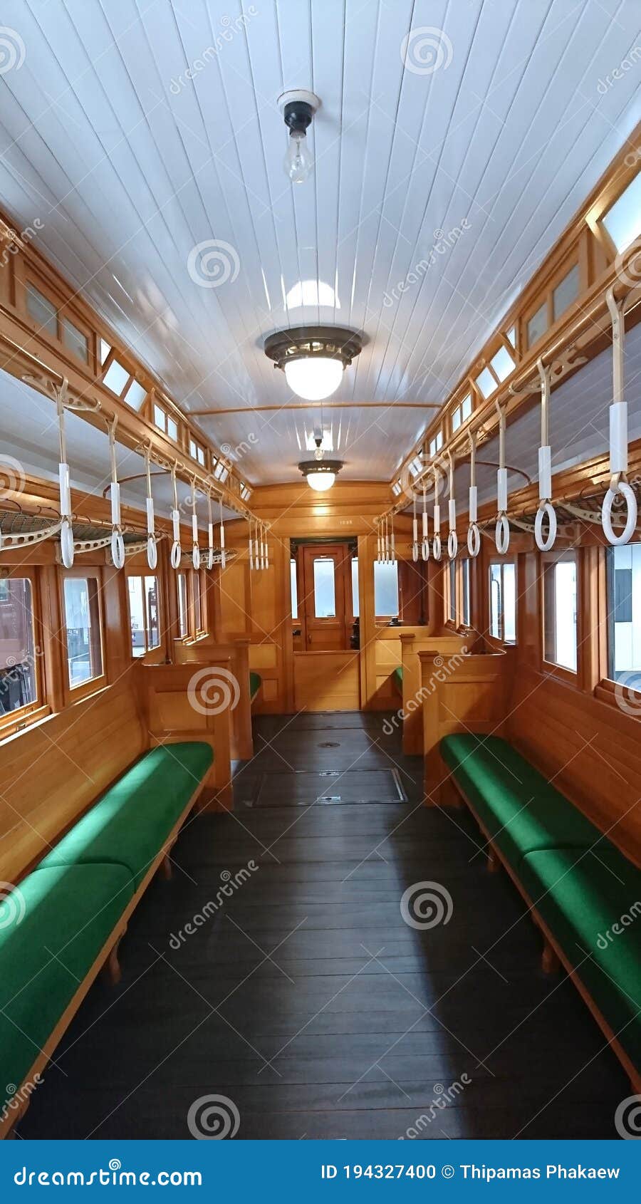 Old-fashioned Train Interior Photos, that Still Looks Attractive Stock ...