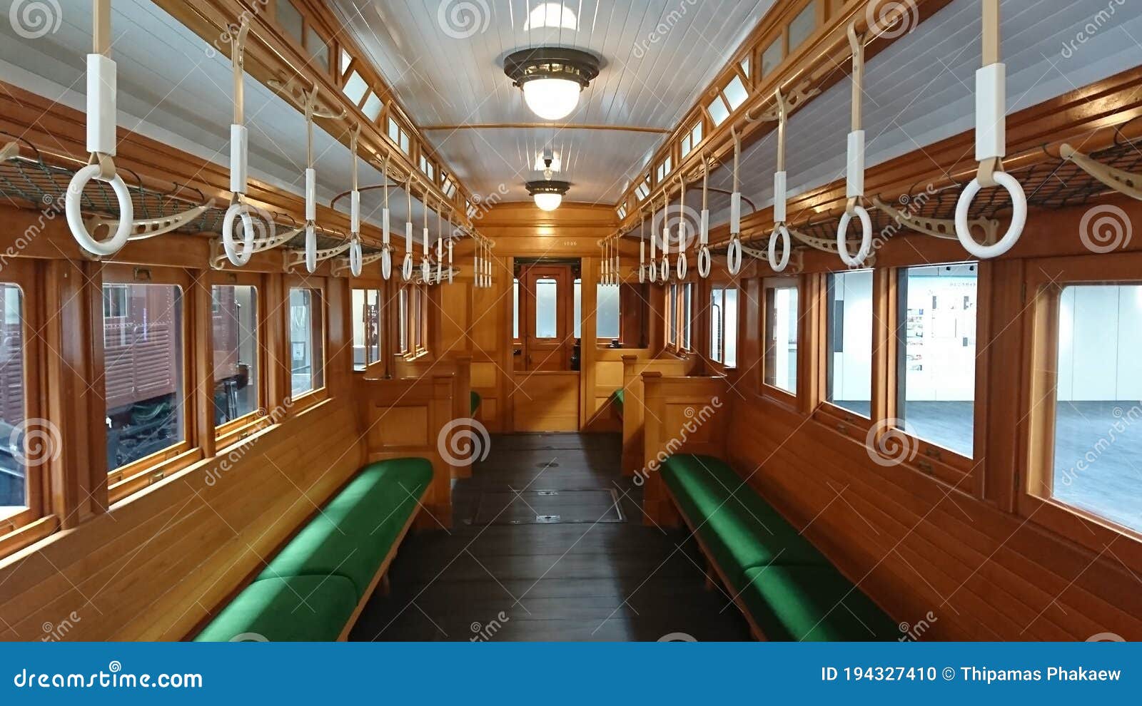 Old-fashioned Train Interior Photos, that Still Looks Attractive Stock ...