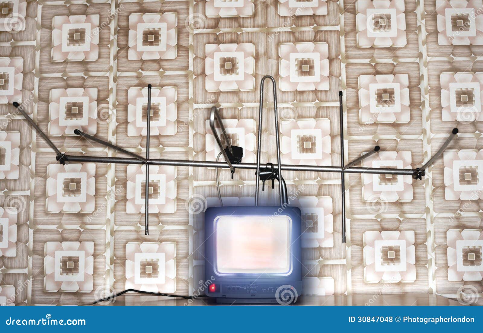 Old Fashioned Tv Set with Antenna Wallpaper with Pattern Stock Photo ...