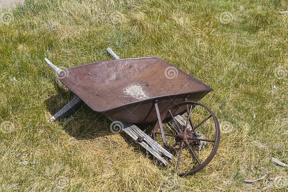 Old Fashioned Wheelbarrow stock image. Image of abandoned - 31769789