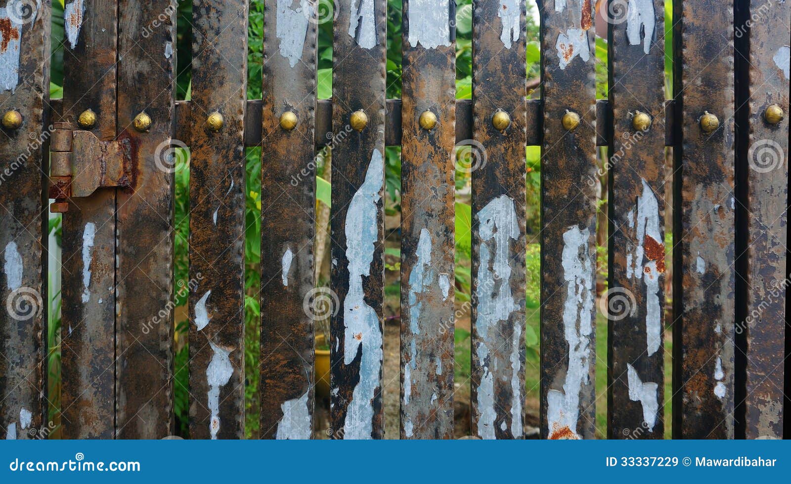 Old fence stock image. Image of grunge, roof, rust, detail - 33337229