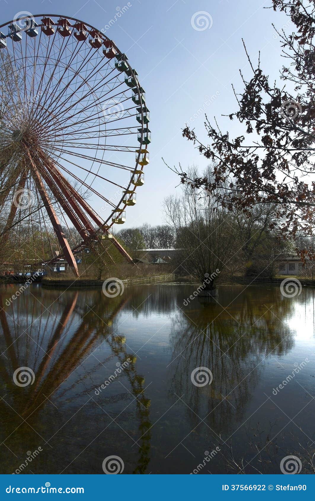 Old Ferris Wheel at an Amusement Park Stock Photo - Image of childhood ...