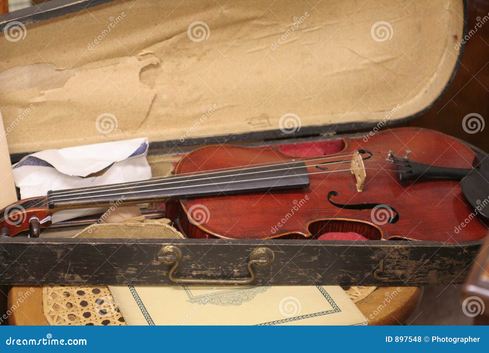 The Old Fiddle stock photo. Image of instrument, song, fingerboard - 897548
