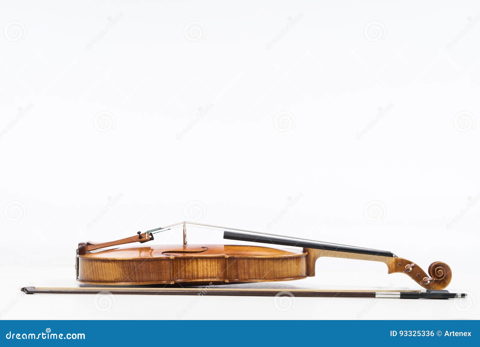 The Old Fiddle, Isolated on White Background. Viola, Instrument for ...