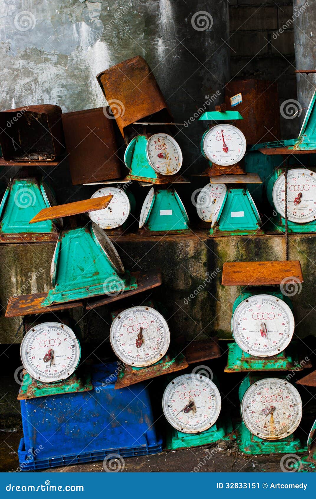 Old food scales stock image. Image of kitchen, measurement - 32833151