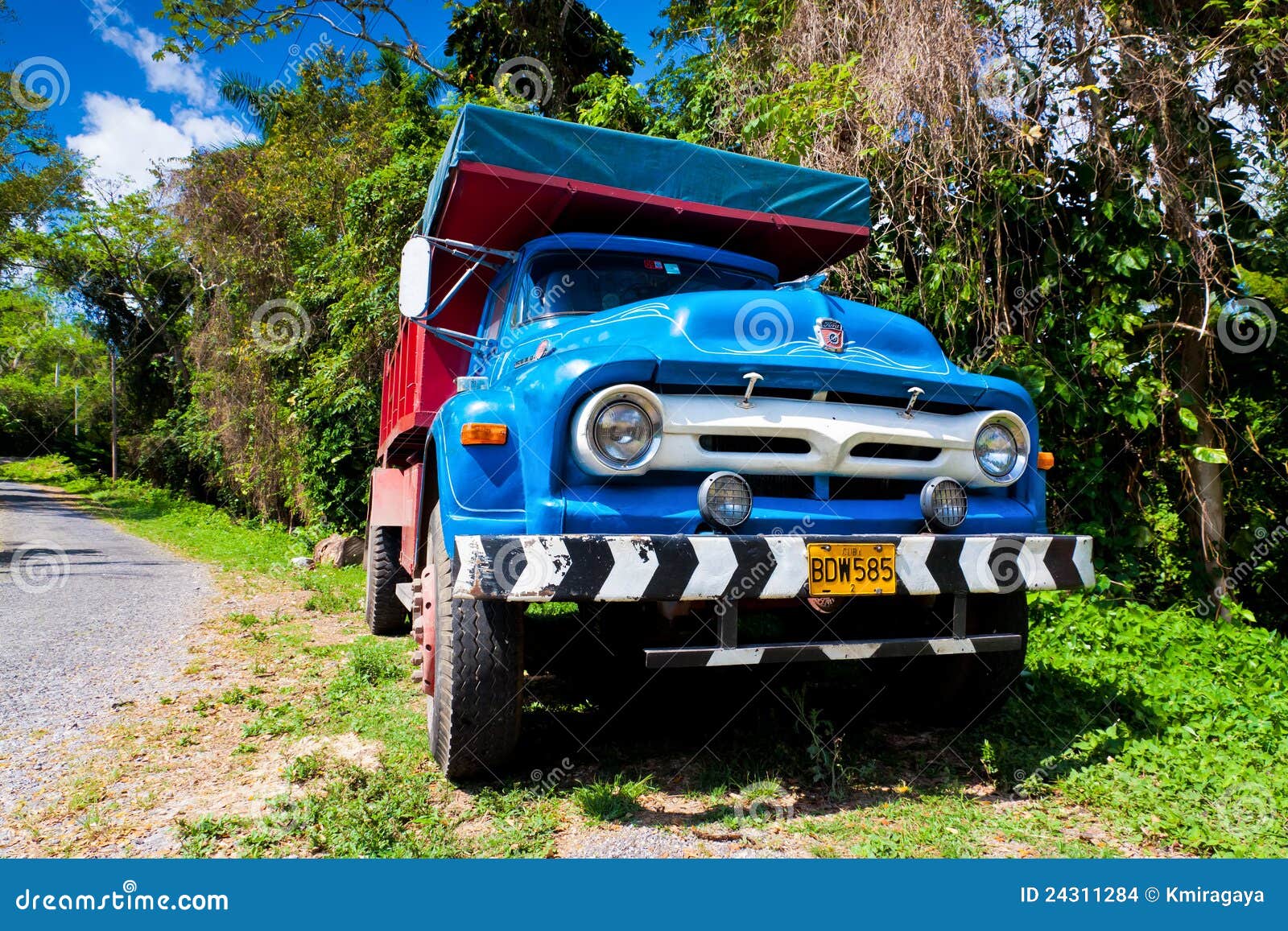 Old Ford truck in Cuba editorial stock image. Image of american - 24311284