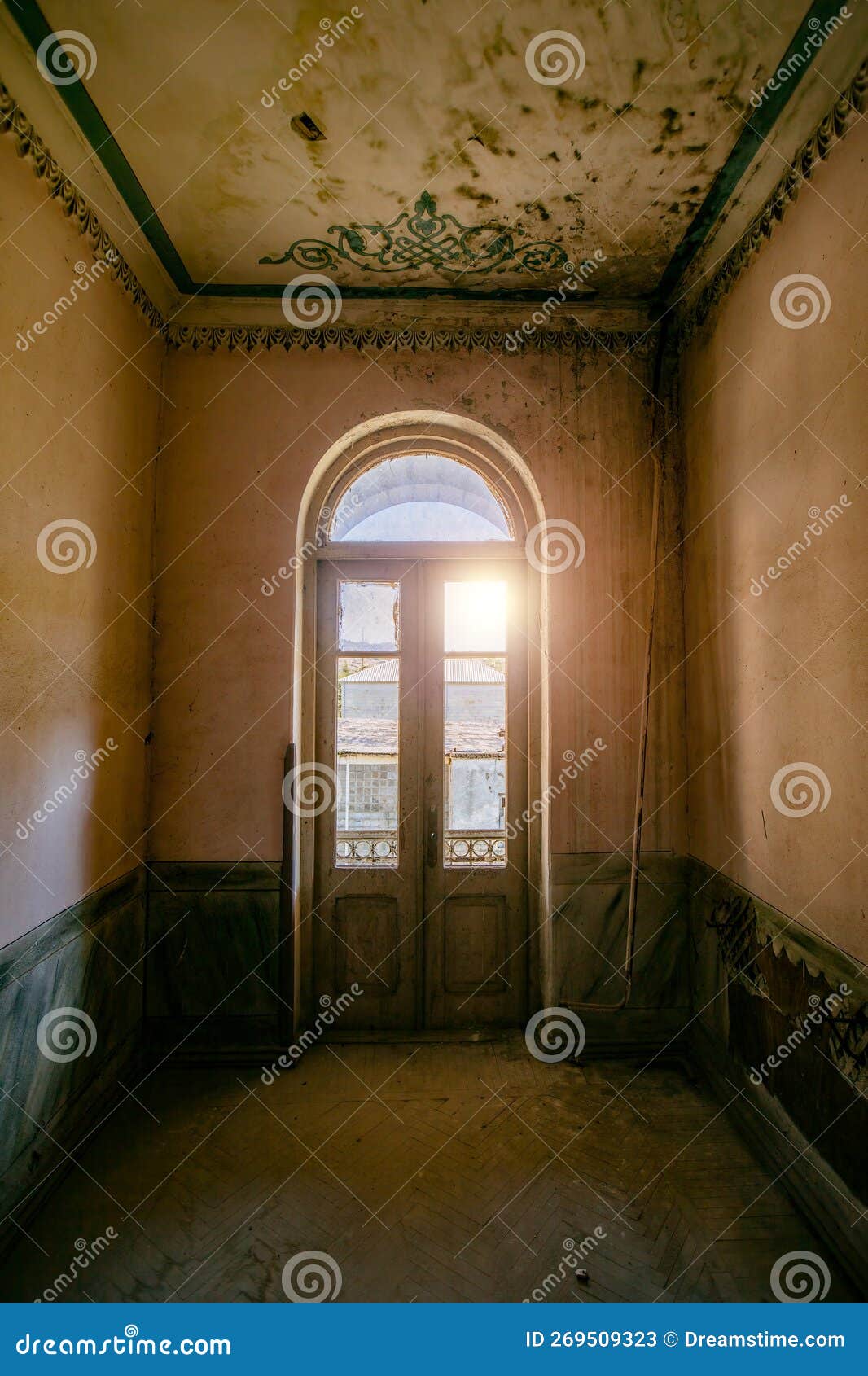 Old Forgotten Abandoned House Interior Stock Image - Image of haunted ...
