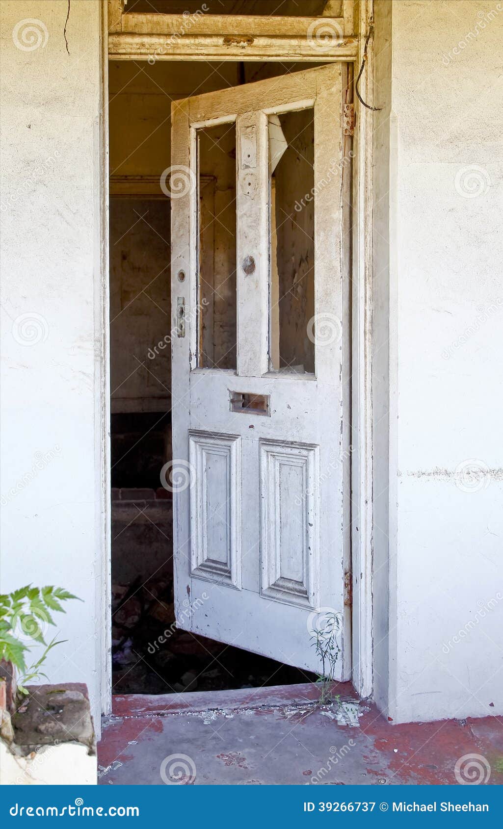 Old front door stock image. Image of landscape, garden - 39266737
