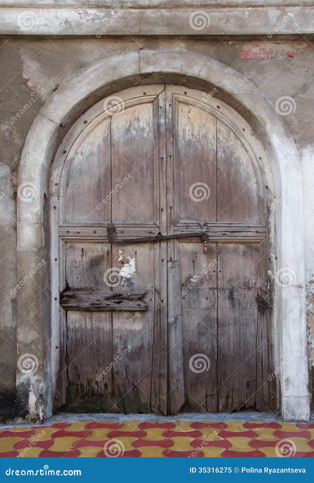 Old gate stock image. Image of keyhole, architecture - 35316275