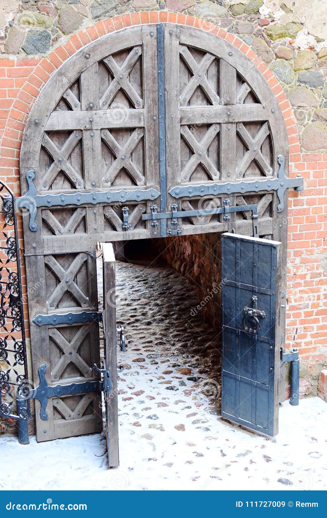 Old gate to the castle stock image. Image of wood, gates - 111727009