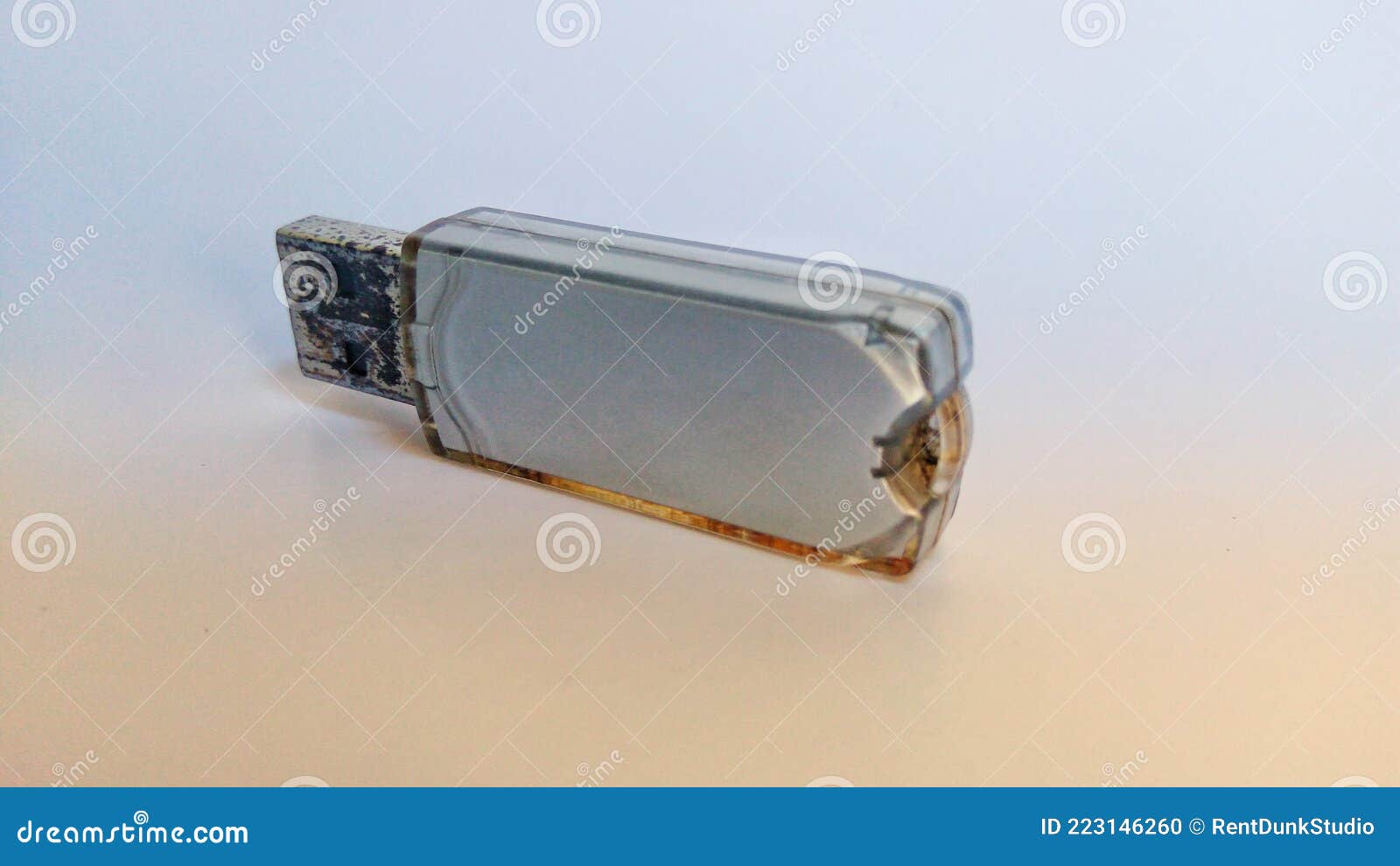 Old 1 GB USB Flashdrive stock photo. Image of lighting - 223146260